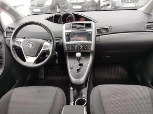 Pelēks Toyota Verso 2015 Utena, ar dzinēja tilpumu 1.80 L un nobraukumu 158 tūkst. km par 10600 €, foto 5 vietnē AUTOMOTO.COM.LV