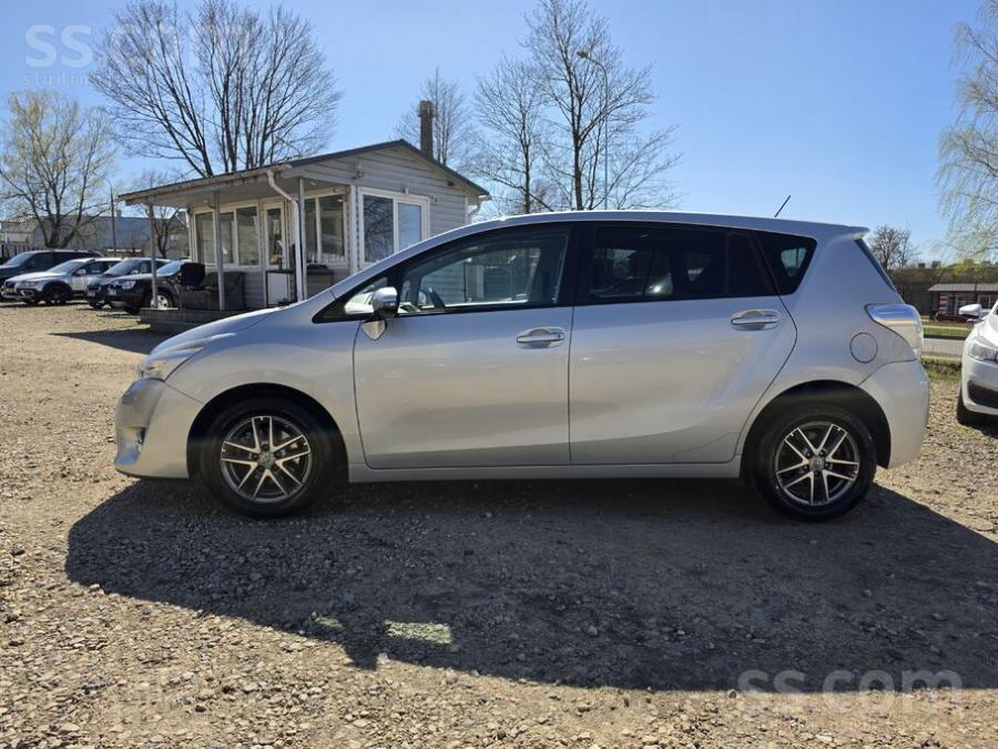 Grey Toyota Verso 2015 in Rezekne, with an engine capacity of 1.60 L and mileage of 0 thousand km for 6550 €, photo 1 on AUTOMOTO.COM.LV
