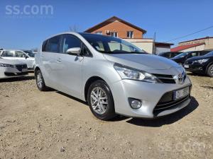 Grey Toyota Verso 2015 in Rezekne, with an engine capacity of 1.60 L and mileage of 0 thousand km for 6550 €, photo 5 on AUTOMOTO.COM.LV