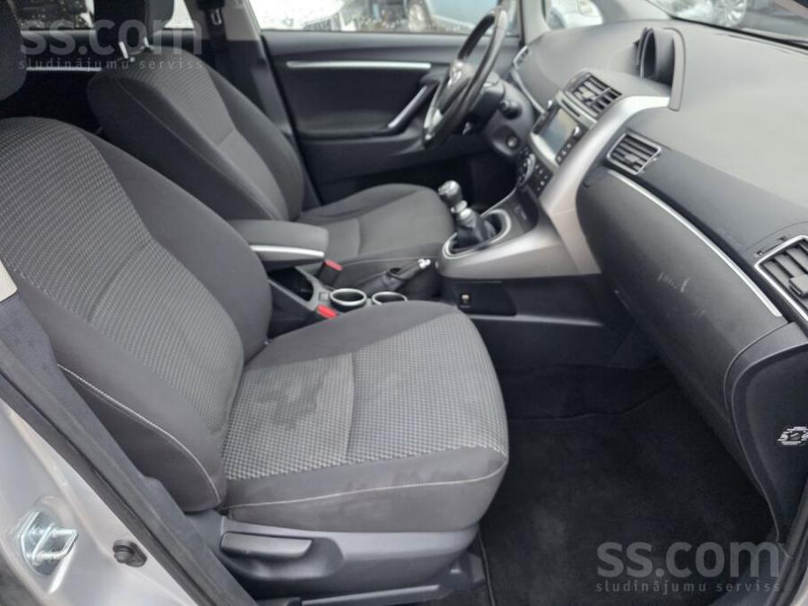 Grey Toyota Verso 2015 in Rezekne, with an engine capacity of 1.60 L and mileage of 0 thousand km for 6550 €, photo 12 on AUTOMOTO.COM.LV