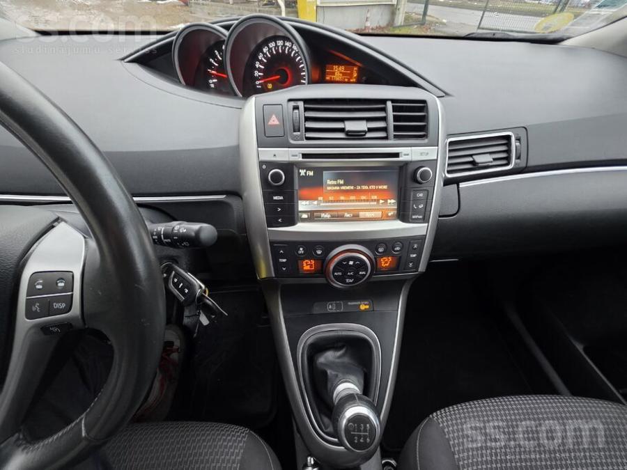 Grey Toyota Verso 2015 in Rezekne, with an engine capacity of 1.60 L and mileage of 0 thousand km for 6550 €, photo 13 on AUTOMOTO.COM.LV