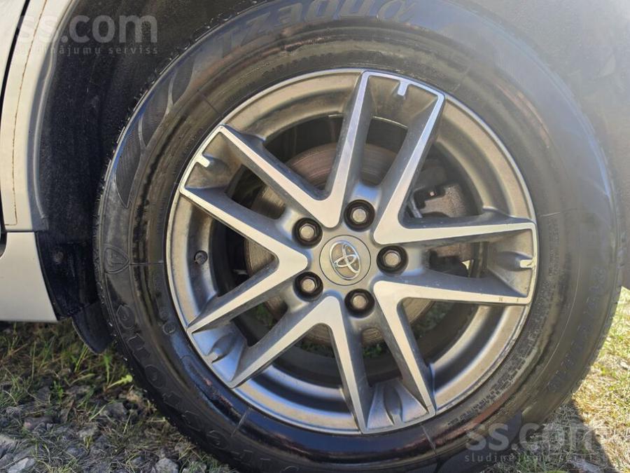 Grey Toyota Verso 2015 in Rezekne, with an engine capacity of 1.60 L and mileage of 0 thousand km for 6550 €, photo 27 on AUTOMOTO.COM.LV