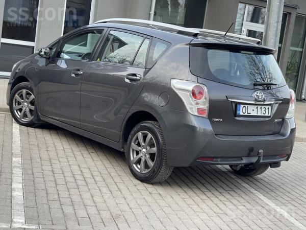 Grey Toyota Verso 2015 in Jurmala, with an engine capacity of 1.60 L and mileage of 0 thousand km for 5890 €, photo 10 on AUTOMOTO.COM.LV