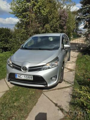 Pelēks Toyota Verso 2015 Jēkabpils, ar dzinēja tilpumu 1.60 L un nobraukumu 160 tūkst. km par 5400 €, foto  vietnē AUTOMOTO.COM.LV