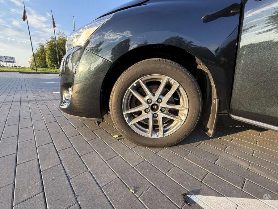 Pelēks Toyota Verso 2015 Kauņa, ar dzinēja tilpumu 1.60 L un nobraukumu 223 tūkst. km par 6450 €, foto 7 vietnē AUTOMOTO.COM.LV