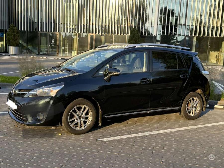 Pelēks Toyota Verso 2015 Kauņa, ar dzinēja tilpumu 1.60 L un nobraukumu 223 tūkst. km par 6450 €, foto 16 vietnē AUTOMOTO.COM.LV