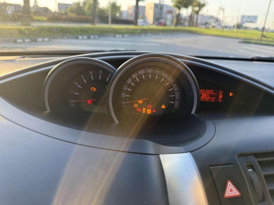 Pelēks Toyota Verso 2015 Kauņa, ar dzinēja tilpumu 1.60 L un nobraukumu 223 tūkst. km par 6450 €, foto 17 vietnē AUTOMOTO.COM.LV
