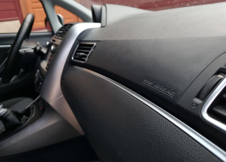 Pelēks Toyota Verso 2015 Rīga, ar dzinēja tilpumu 1.60 L un nobraukumu 171 tūkst. km par 7400 €, foto 17 vietnē AUTOMOTO.COM.LV