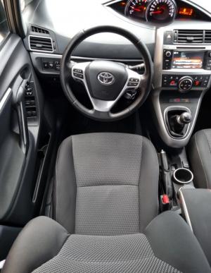 Pelēks Toyota Verso 2015 Rīga, ar dzinēja tilpumu 1.60 L un nobraukumu 171 tūkst. km par 7400 €, foto 18 vietnē AUTOMOTO.COM.LV
