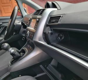 Pelēks Toyota Verso 2015 Rīga, ar dzinēja tilpumu 1.60 L un nobraukumu 171 tūkst. km par 7400 €, foto 26 vietnē AUTOMOTO.COM.LV