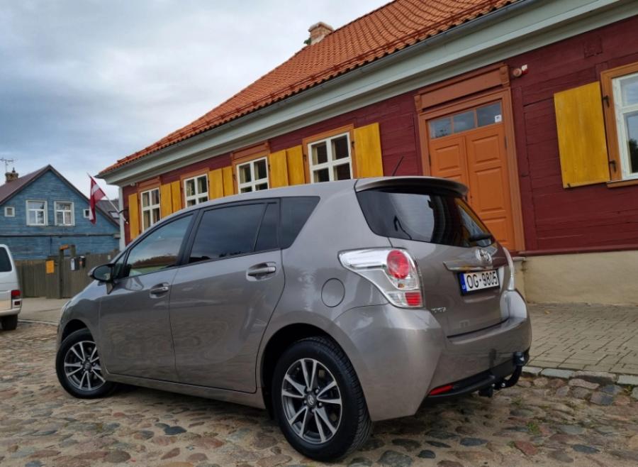 Pelēks Toyota Verso 2015 Rīga, ar dzinēja tilpumu 1.60 L un nobraukumu 171 tūkst. km par 7400 €, foto 32 vietnē AUTOMOTO.COM.LV
