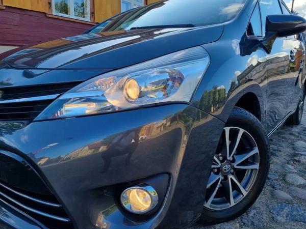 Pelēks Toyota Verso 2015 Jelgava, ar dzinēja tilpumu 1.60 L un nobraukumu 217 tūkst. km par 10 €, foto 1 vietnē AUTOMOTO.COM.LV