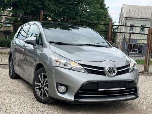 Grey Toyota Verso 2015 in Ukmerge, with an engine capacity of 1.60 L and mileage of 180 thousand km for 7950 €, photo  on AUTOMOTO.COM.LV