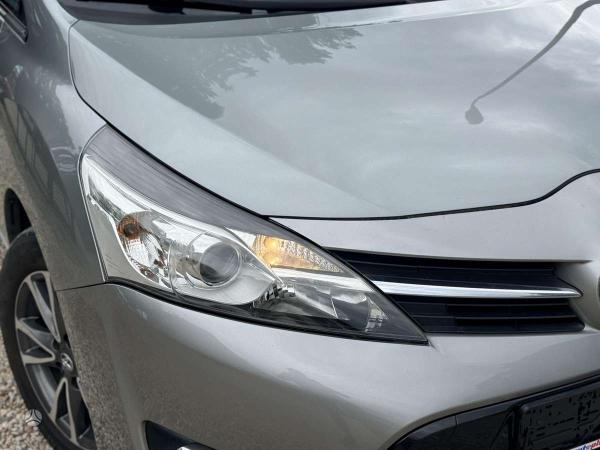 Pelēks Toyota Verso 2015 Ukmergė, ar dzinēja tilpumu 1.60 L un nobraukumu 180 tūkst. km par 7950 €, foto 3 vietnē AUTOMOTO.COM.LV