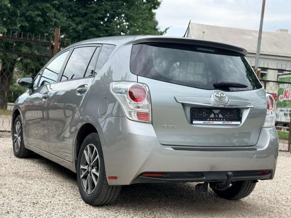 Pelēks Toyota Verso 2015 Ukmergė, ar dzinēja tilpumu 1.60 L un nobraukumu 180 tūkst. km par 7950 €, foto 4 vietnē AUTOMOTO.COM.LV