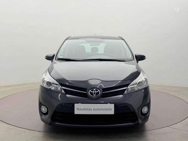 Grey Toyota Verso 2015 in Panevezys, with an engine capacity of 1.60 L and mileage of 172 thousand km for 6590 €, photo 2 on AUTOMOTO.COM.LV