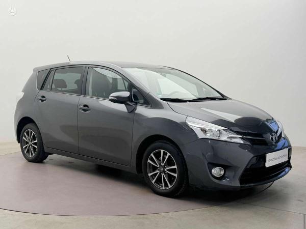Grey Toyota Verso 2015 in Panevezys, with an engine capacity of 1.60 L and mileage of 172 thousand km for 6590 €, photo 3 on AUTOMOTO.COM.LV