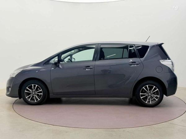 Grey Toyota Verso 2015 in Panevezys, with an engine capacity of 1.60 L and mileage of 172 thousand km for 6590 €, photo 5 on AUTOMOTO.COM.LV