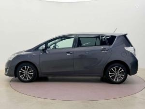Grey Toyota Verso 2015 in Panevezys, with an engine capacity of 1.60 L and mileage of 172 thousand km for 6590 €, photo 6 on AUTOMOTO.COM.LV