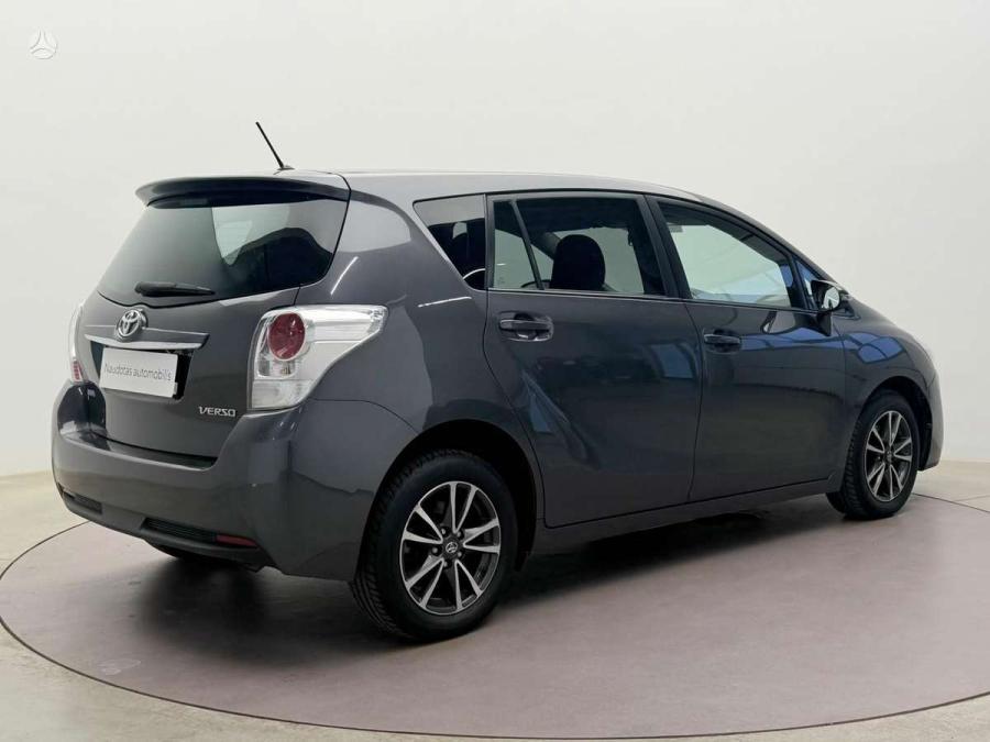 Grey Toyota Verso 2015 in Panevezys, with an engine capacity of 1.60 L and mileage of 172 thousand km for 6590 €, photo 9 on AUTOMOTO.COM.LV