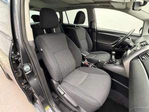 Grey Toyota Verso 2015 in Panevezys, with an engine capacity of 1.60 L and mileage of 172 thousand km for 6590 €, photo 17 on AUTOMOTO.COM.LV