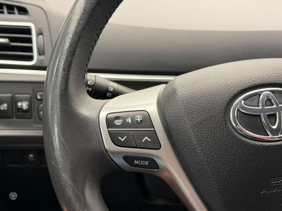 Grey Toyota Verso 2015 in Panevezys, with an engine capacity of 1.60 L and mileage of 172 thousand km for 6590 €, photo 21 on AUTOMOTO.COM.LV