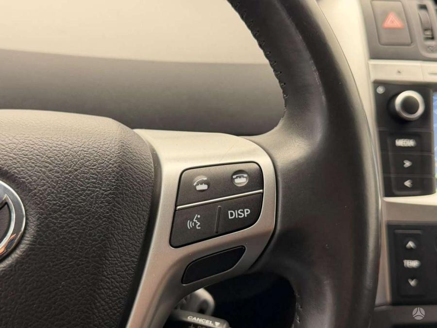 Grey Toyota Verso 2015 in Panevezys, with an engine capacity of 1.60 L and mileage of 172 thousand km for 6590 €, photo 22 on AUTOMOTO.COM.LV
