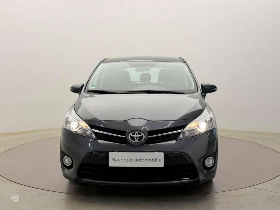 Grey Toyota Verso 2015 in Panevezys, with an engine capacity of 1.60 L and mileage of 172 thousand km for 6590 €, photo 35 on AUTOMOTO.COM.LV