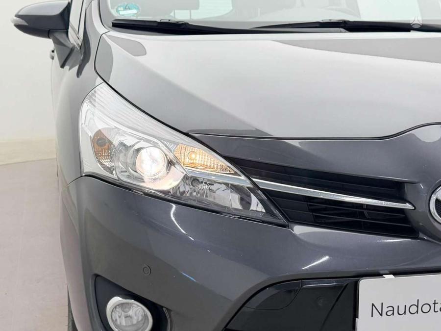 Grey Toyota Verso 2015 in Panevezys, with an engine capacity of 1.60 L and mileage of 172 thousand km for 6590 €, photo 36 on AUTOMOTO.COM.LV