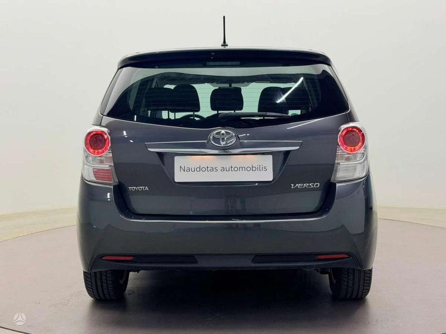 Grey Toyota Verso 2015 in Panevezys, with an engine capacity of 1.60 L and mileage of 172 thousand km for 6590 €, photo 37 on AUTOMOTO.COM.LV