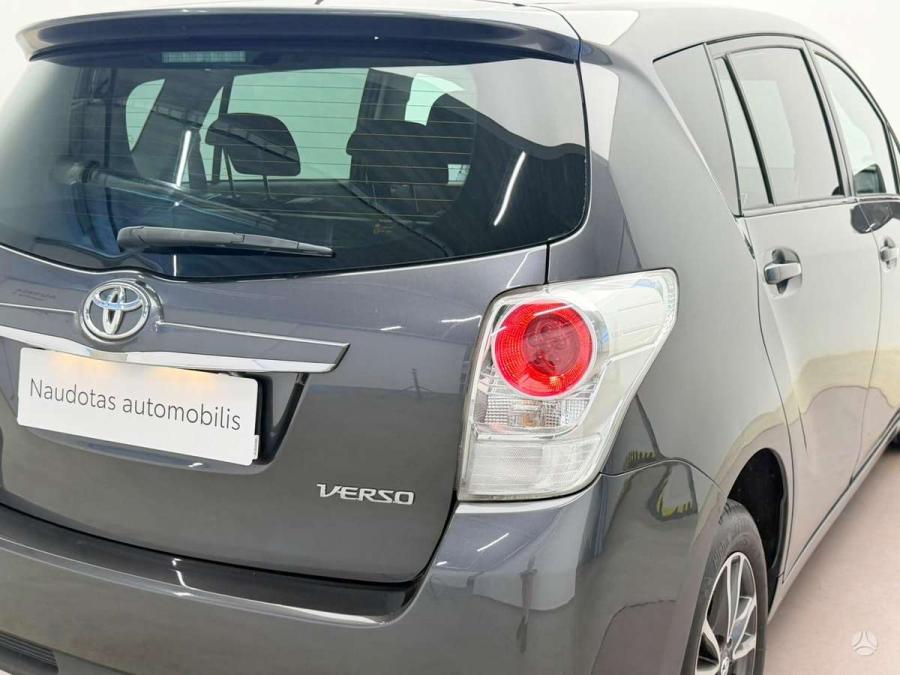 Grey Toyota Verso 2015 in Panevezys, with an engine capacity of 1.60 L and mileage of 172 thousand km for 6590 €, photo 38 on AUTOMOTO.COM.LV
