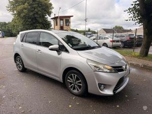 Grey Toyota Verso 2015 in Taurage, with an engine capacity of 1.60 L and mileage of 149 thousand km for 7000 €, photo 3 on AUTOMOTO.COM.LV