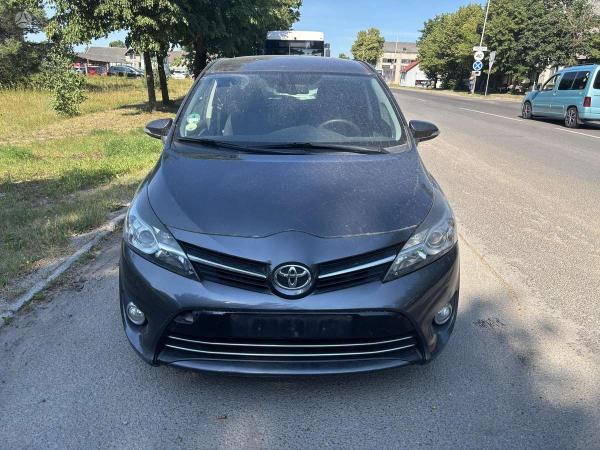 Pelēks Toyota Verso 2015 Tauragė, ar dzinēja tilpumu 1.60 L un nobraukumu 280 tūkst. km par 3750 €, foto 2 vietnē AUTOMOTO.COM.LV
