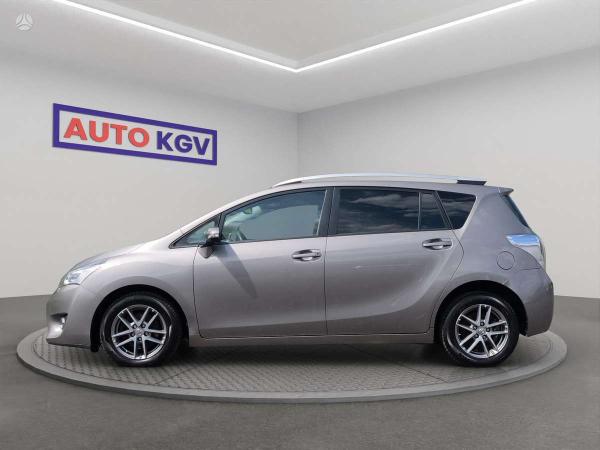Pelēks Toyota Verso 2015 Viļņa, ar dzinēja tilpumu 1.60 L un nobraukumu 264 tūkst. km par 5999 €, foto 2 vietnē AUTOMOTO.COM.LV
