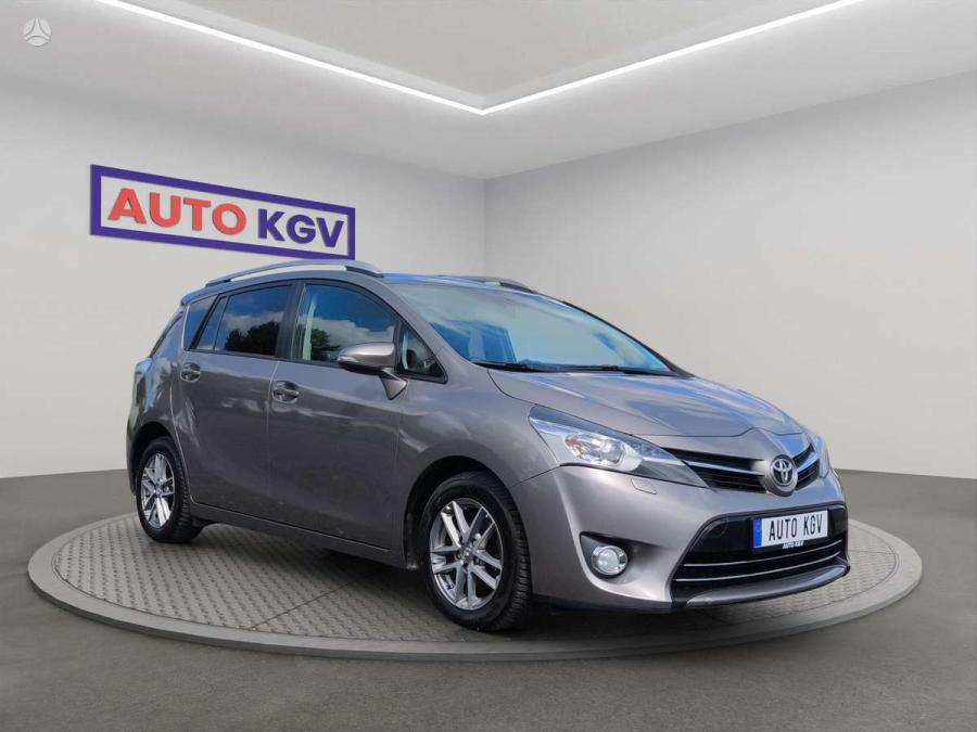 Pelēks Toyota Verso 2015 Viļņa, ar dzinēja tilpumu 1.60 L un nobraukumu 264 tūkst. km par 5999 €, foto 8 vietnē AUTOMOTO.COM.LV