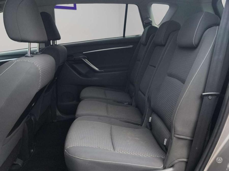 Pelēks Toyota Verso 2015 Viļņa, ar dzinēja tilpumu 1.60 L un nobraukumu 264 tūkst. km par 5999 €, foto 12 vietnē AUTOMOTO.COM.LV