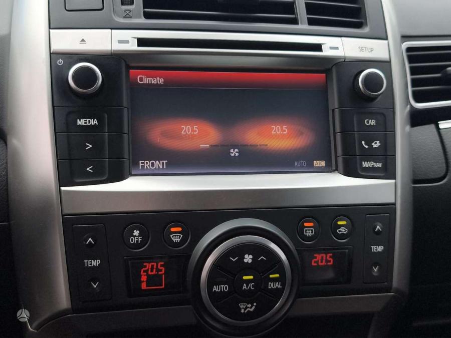 Pelēks Toyota Verso 2015 Viļņa, ar dzinēja tilpumu 1.60 L un nobraukumu 264 tūkst. km par 5999 €, foto 19 vietnē AUTOMOTO.COM.LV