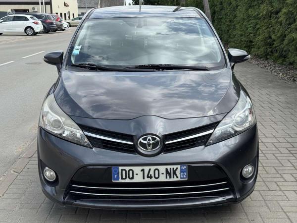 Pelēks Toyota Verso 2015 Tauragė, ar dzinēja tilpumu 1.60 L un nobraukumu 242 tūkst. km par 4000 €, foto 2 vietnē AUTOMOTO.COM.LV