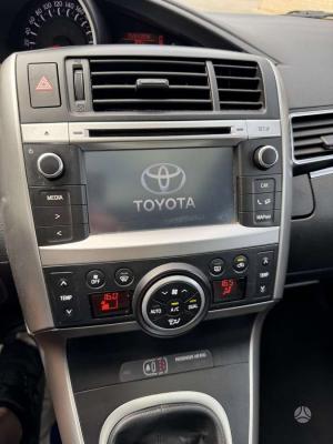 Grey Toyota Verso 2015 in Taurage, with an engine capacity of 1.60 L and mileage of 242 thousand km for 4000 €, photo 16 on AUTOMOTO.COM.LV