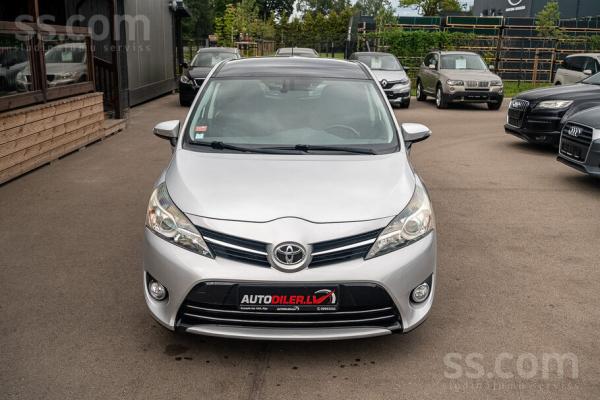 Pelēks Toyota Verso 2015 Rīga, ar dzinēja tilpumu 1.60 L un nobraukumu 0 tūkst. km par 6650 €, foto 3 vietnē AUTOMOTO.COM.LV