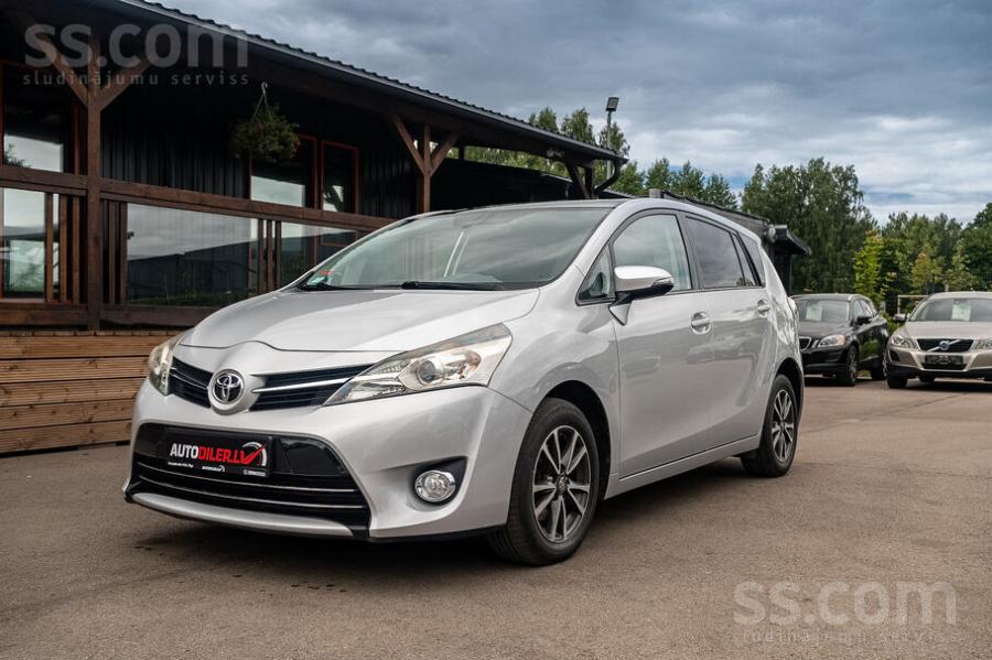 Grey Toyota Verso 2015 in Riga, with an engine capacity of 1.60 L and mileage of 0 thousand km for 6650 €, photo 6 on AUTOMOTO.COM.LV