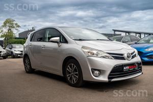 Grey Toyota Verso 2015 in Riga, with an engine capacity of 1.60 L and mileage of 0 thousand km for 6650 €, photo 8 on AUTOMOTO.COM.LV