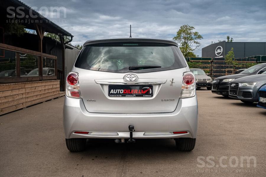 Grey Toyota Verso 2015 in Riga, with an engine capacity of 1.60 L and mileage of 0 thousand km for 6650 €, photo 14 on AUTOMOTO.COM.LV