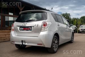 Grey Toyota Verso 2015 in Riga, with an engine capacity of 1.60 L and mileage of 0 thousand km for 6650 €, photo 15 on AUTOMOTO.COM.LV
