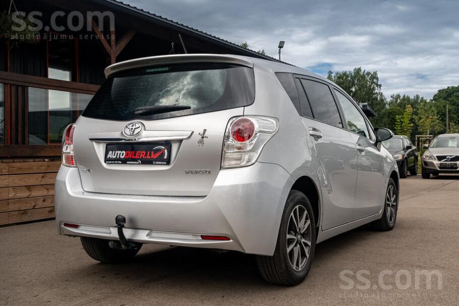 Grey Toyota Verso 2015 in Riga, with an engine capacity of 1.60 L and mileage of 0 thousand km for 6650 €, photo 15 on AUTOMOTO.COM.LV