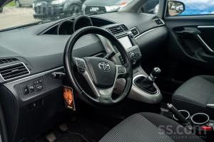 Grey Toyota Verso 2015 in Riga, with an engine capacity of 1.60 L and mileage of 0 thousand km for 6650 €, photo 17 on AUTOMOTO.COM.LV