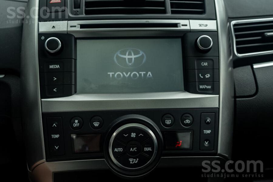 Grey Toyota Verso 2015 in Riga, with an engine capacity of 1.60 L and mileage of 0 thousand km for 6650 €, photo 23 on AUTOMOTO.COM.LV