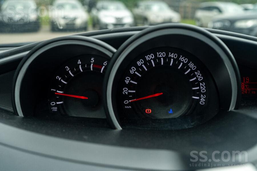 Grey Toyota Verso 2015 in Riga, with an engine capacity of 1.60 L and mileage of 0 thousand km for 6650 €, photo 28 on AUTOMOTO.COM.LV