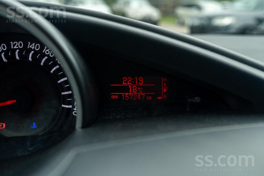 Grey Toyota Verso 2015 in Riga, with an engine capacity of 1.60 L and mileage of 0 thousand km for 6650 €, photo 29 on AUTOMOTO.COM.LV