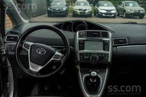 Grey Toyota Verso 2015 in Riga, with an engine capacity of 1.60 L and mileage of 0 thousand km for 6650 €, photo 33 on AUTOMOTO.COM.LV